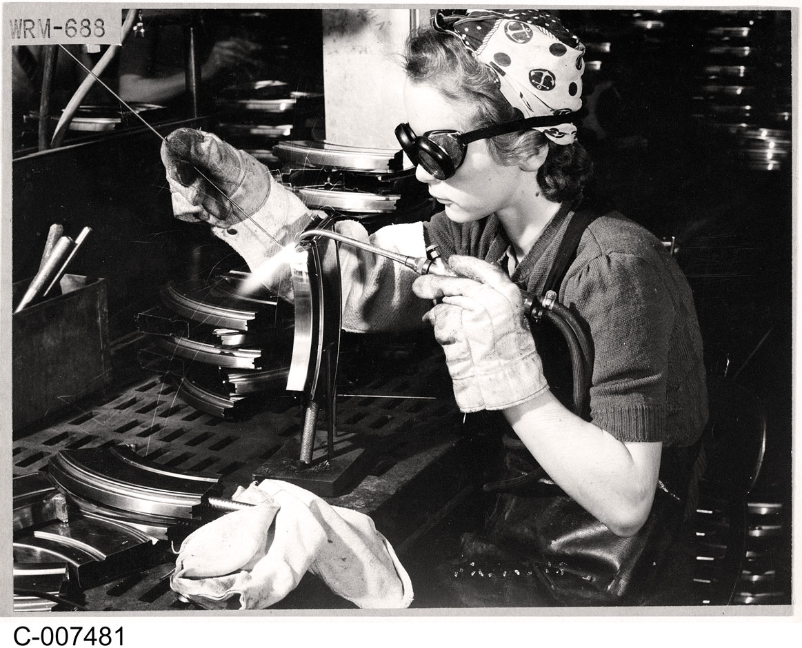 Historic WWII Photo – Welding A Bren Gun - Legion Magazine