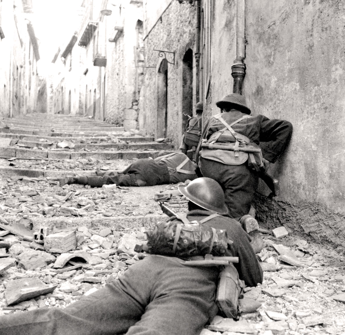 Historic WWII Photo – Under Fire - Legion Magazine