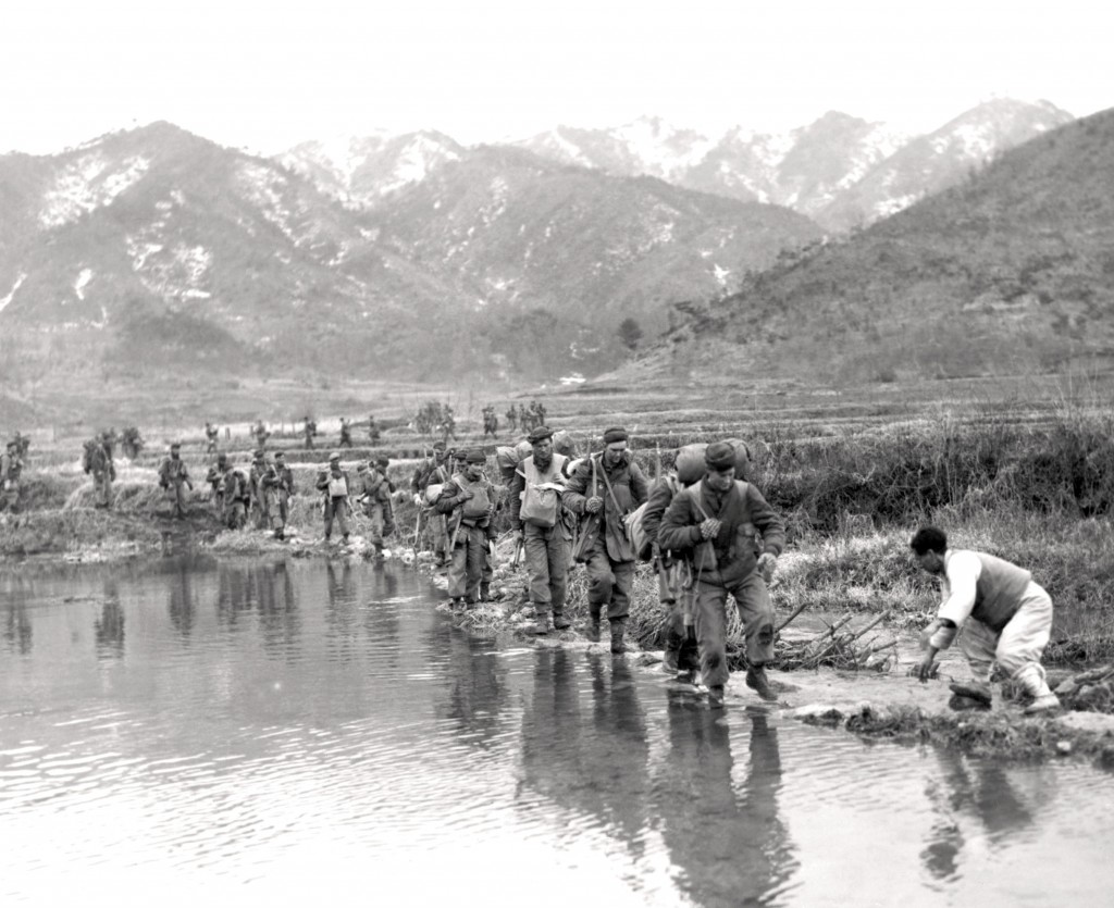 Historic Korean War Photo – On Patrol In Korea - Legion Magazine