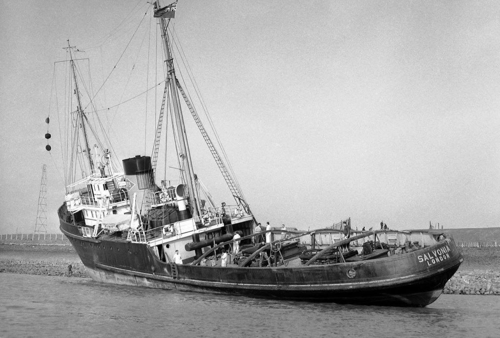 Rescue tugs to the rescue - Legion Magazine